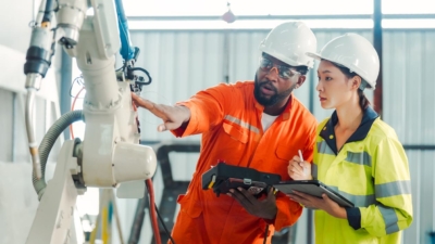 Training in a Manufacturing Environment [6 Best Practices] | CMOE